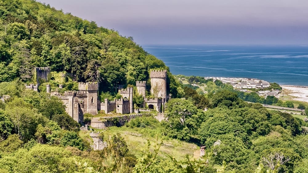 Top 10 Abandoned Castles Around the World: A Journey Through History ...
